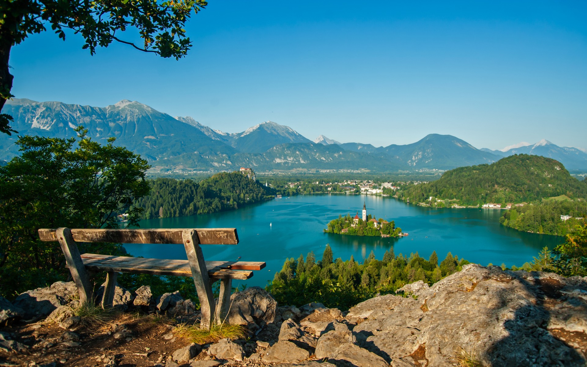 Z vlakom na Bled, dve poti do Blejskega jezera - Slovenske železnice ...